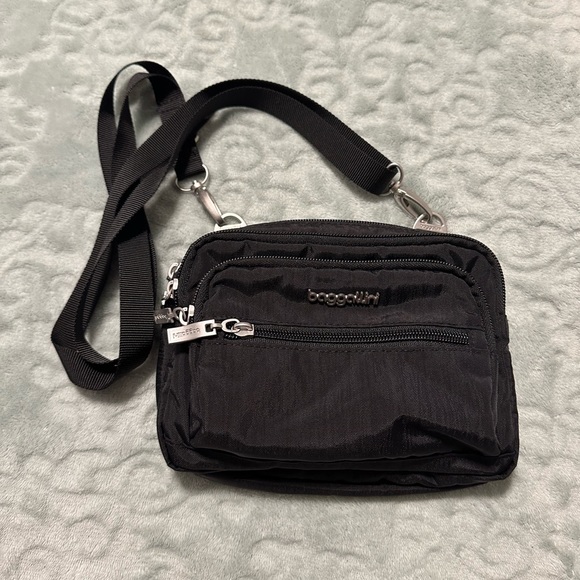 Baggallini | Bags | Bagallini Small Crossbody | Poshmark